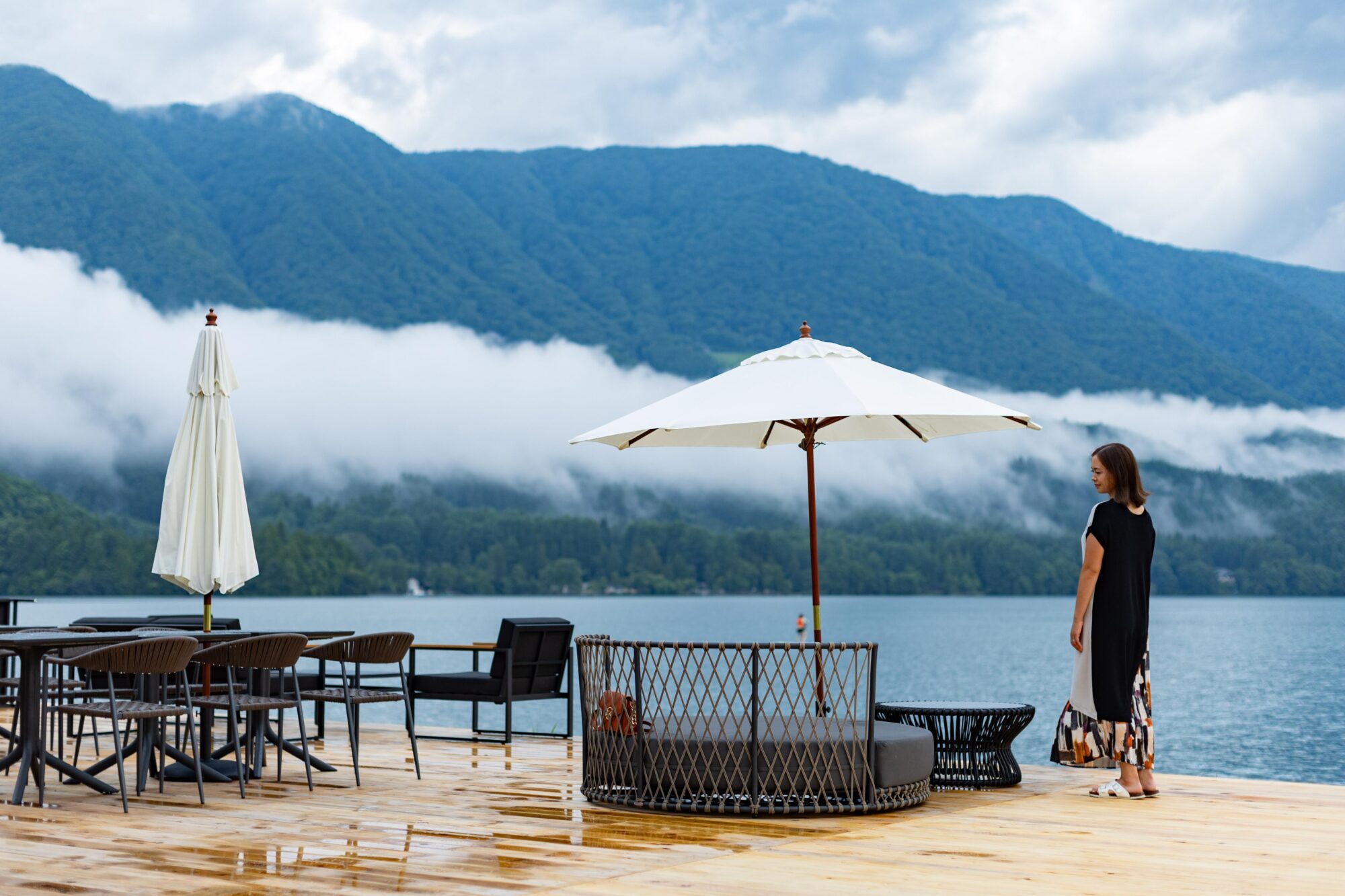 【ao LAKESIDE CAFE】大町市青木湖畔にオープンした絶景カフェ - アンテナ白馬 | 白馬村の魅力、伝えるサイト